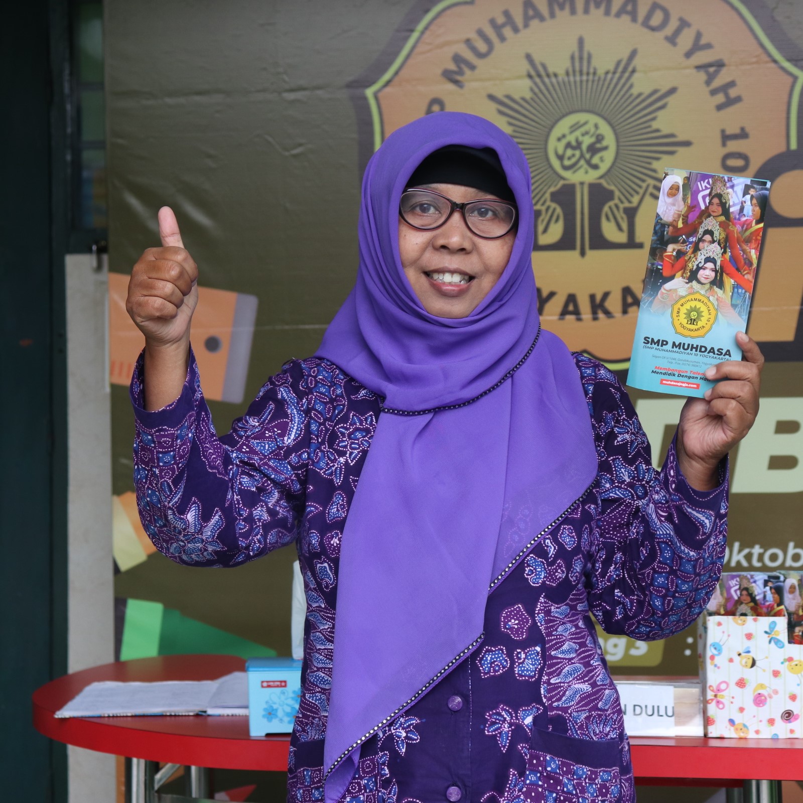 Guru - SMP Muh 10 Yk